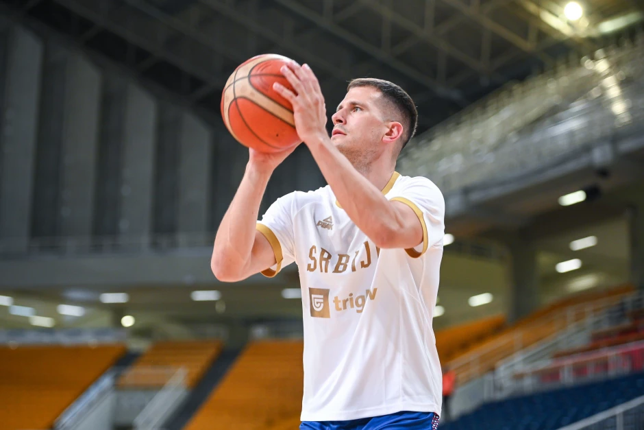 Nemanja Nedović napustio reprezentaciju Srbije iz privatnih razloga ... Nemanja Nedović napustio reprezentaciju Srbije iz privatnih razloga ...